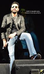 Jimmy Rizvi and Ariz Do It Again With the Titans of Bollywood Vishal ...